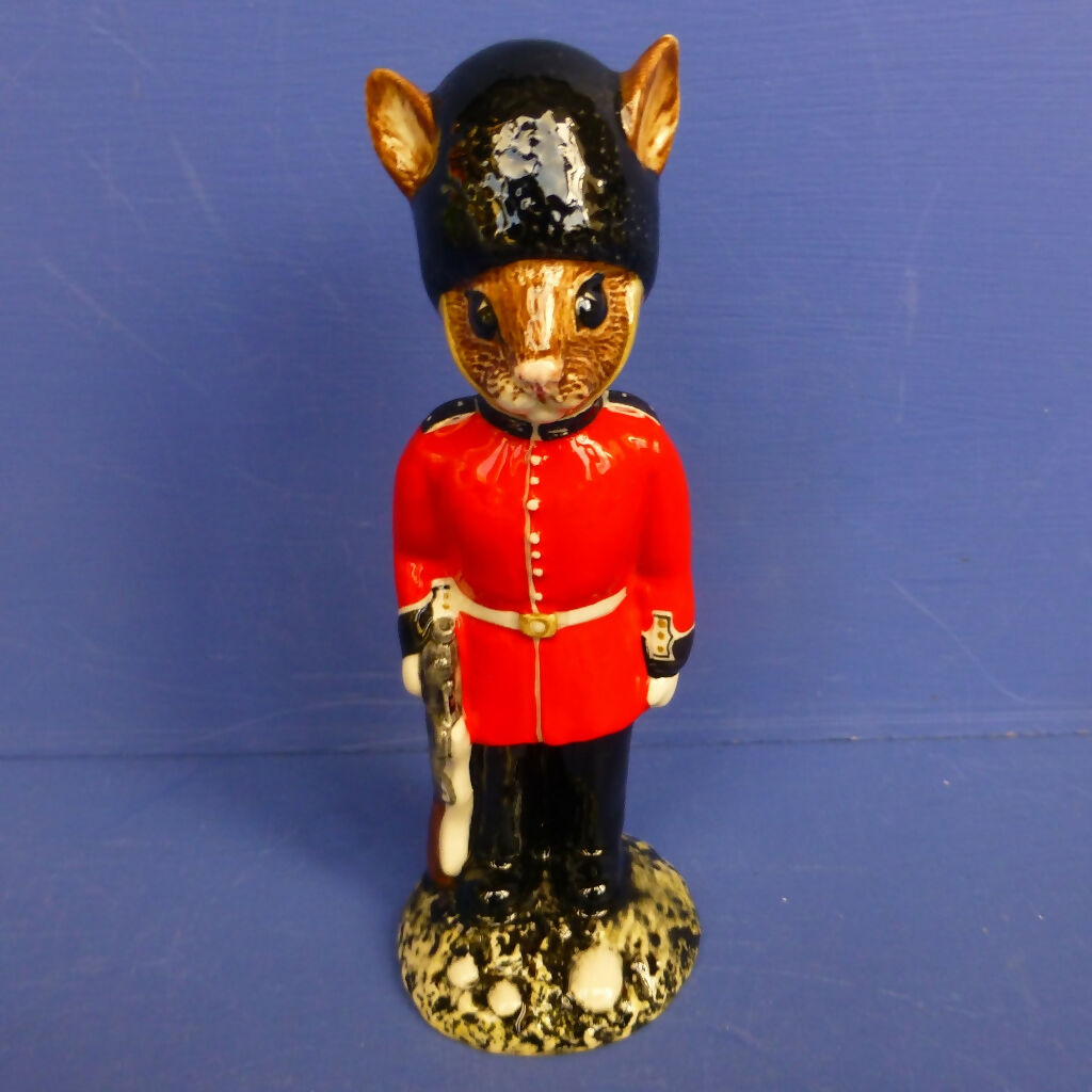 Royal Doulton Bunnykins Figurine - Guardsman Bunnykins DB127