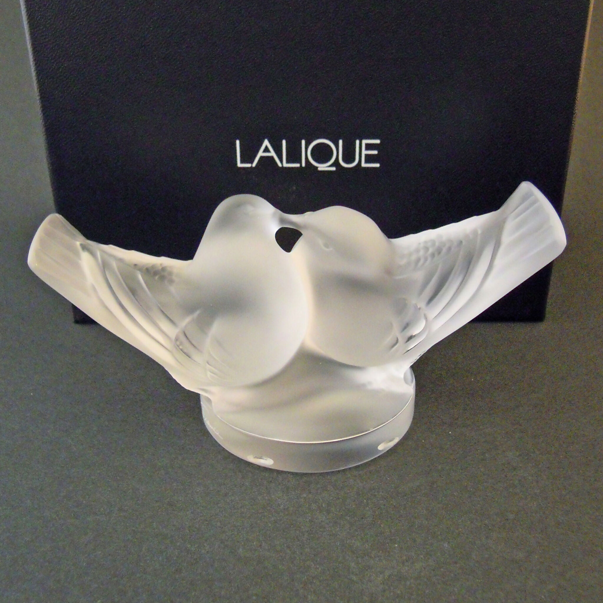 New Lalique: "Deux Colombes" sculpture/car mascot