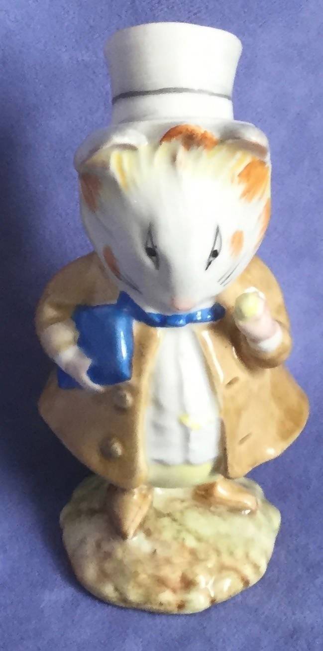 Beswick Amiable Guinea Pig Beswick Beatrix Potter Figure BP2 Gold back