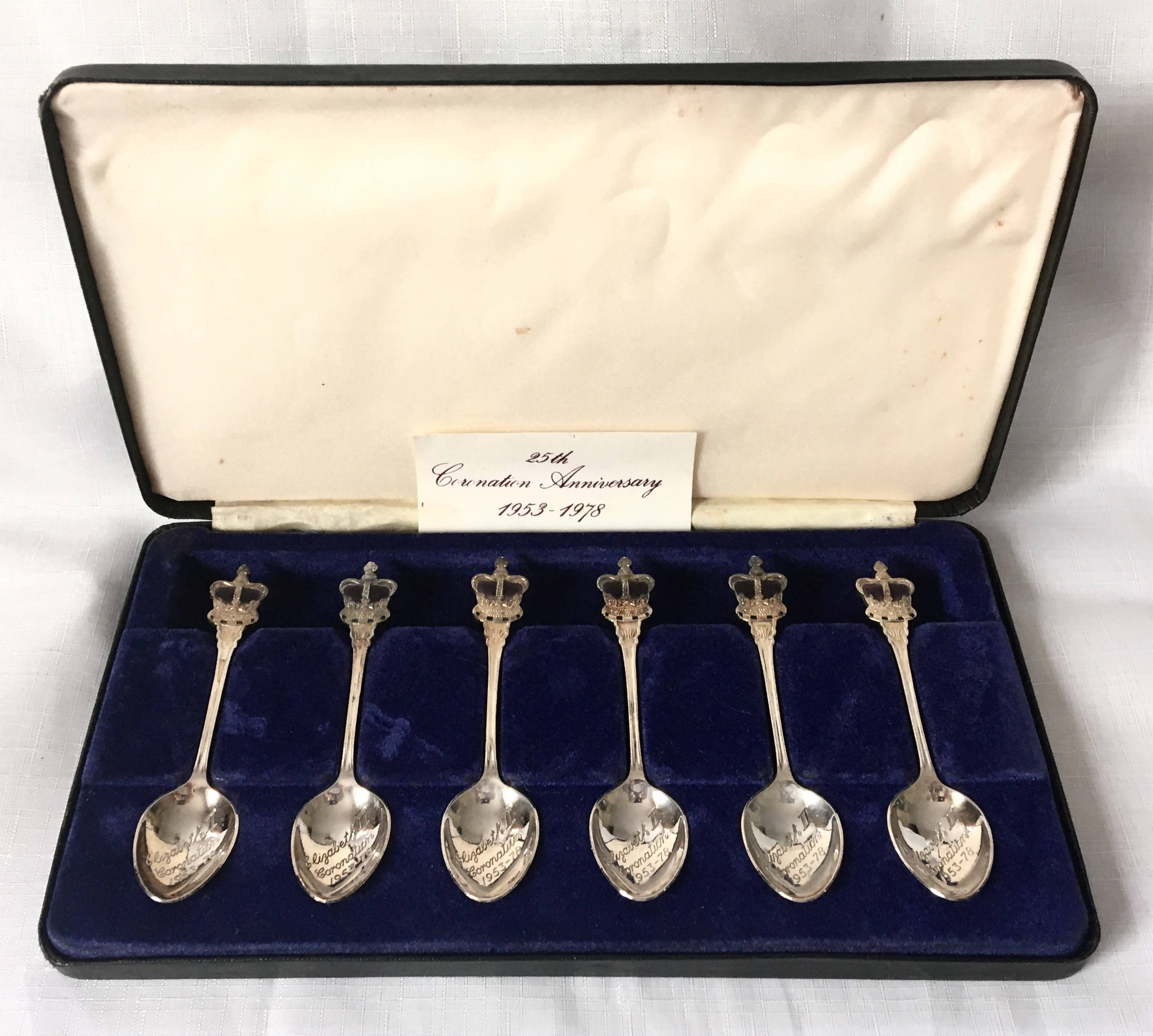 Cased set of Royal commemorative silver plated teaspoons with crown te
