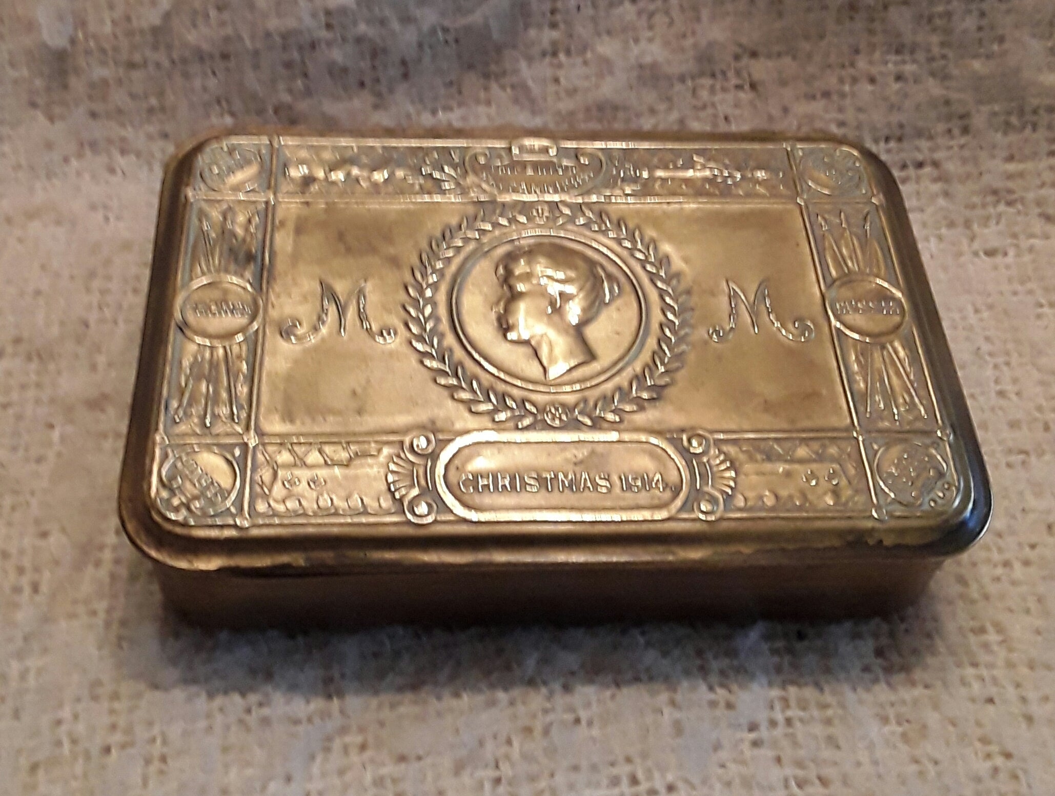 A First World War Princess Mary Gift Fund Box
