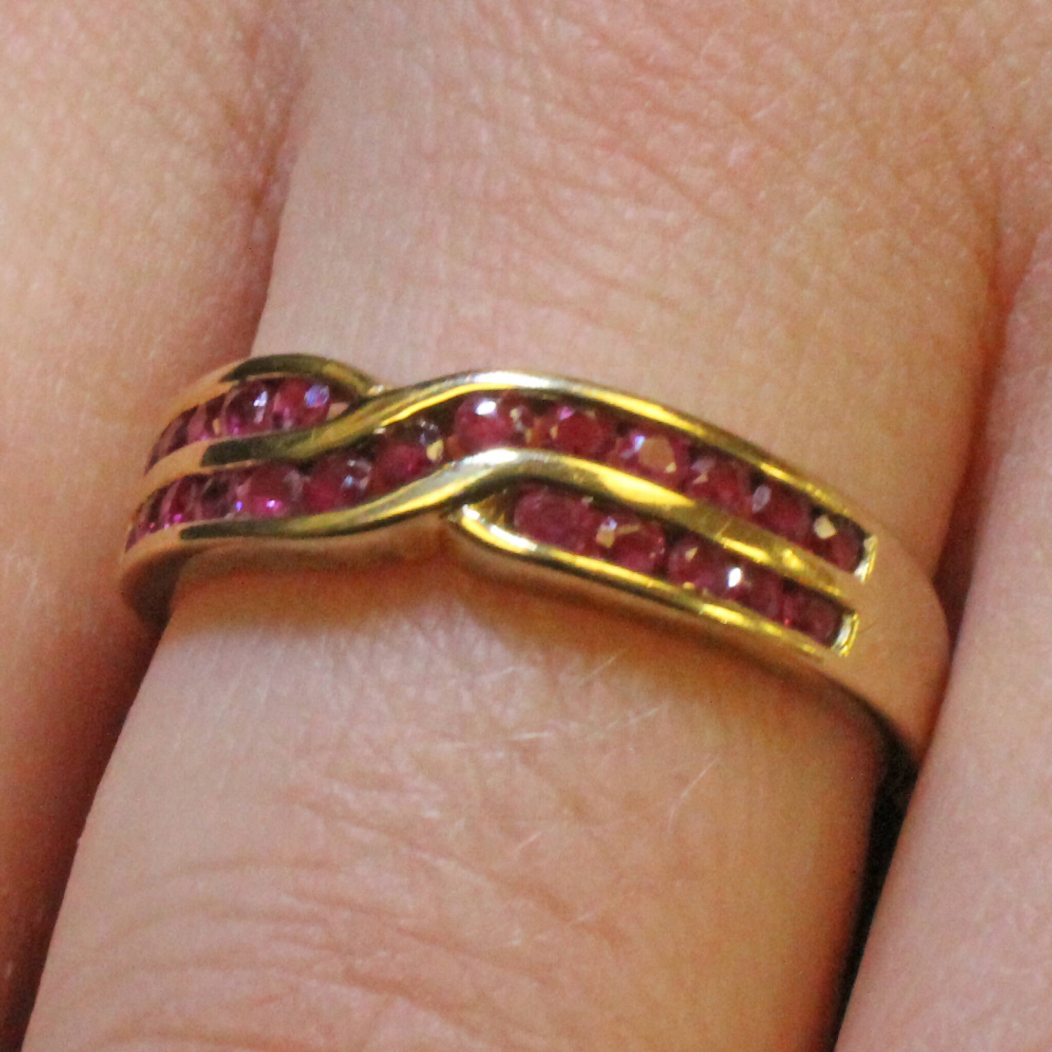9ct gold ruby crossover ring, size O